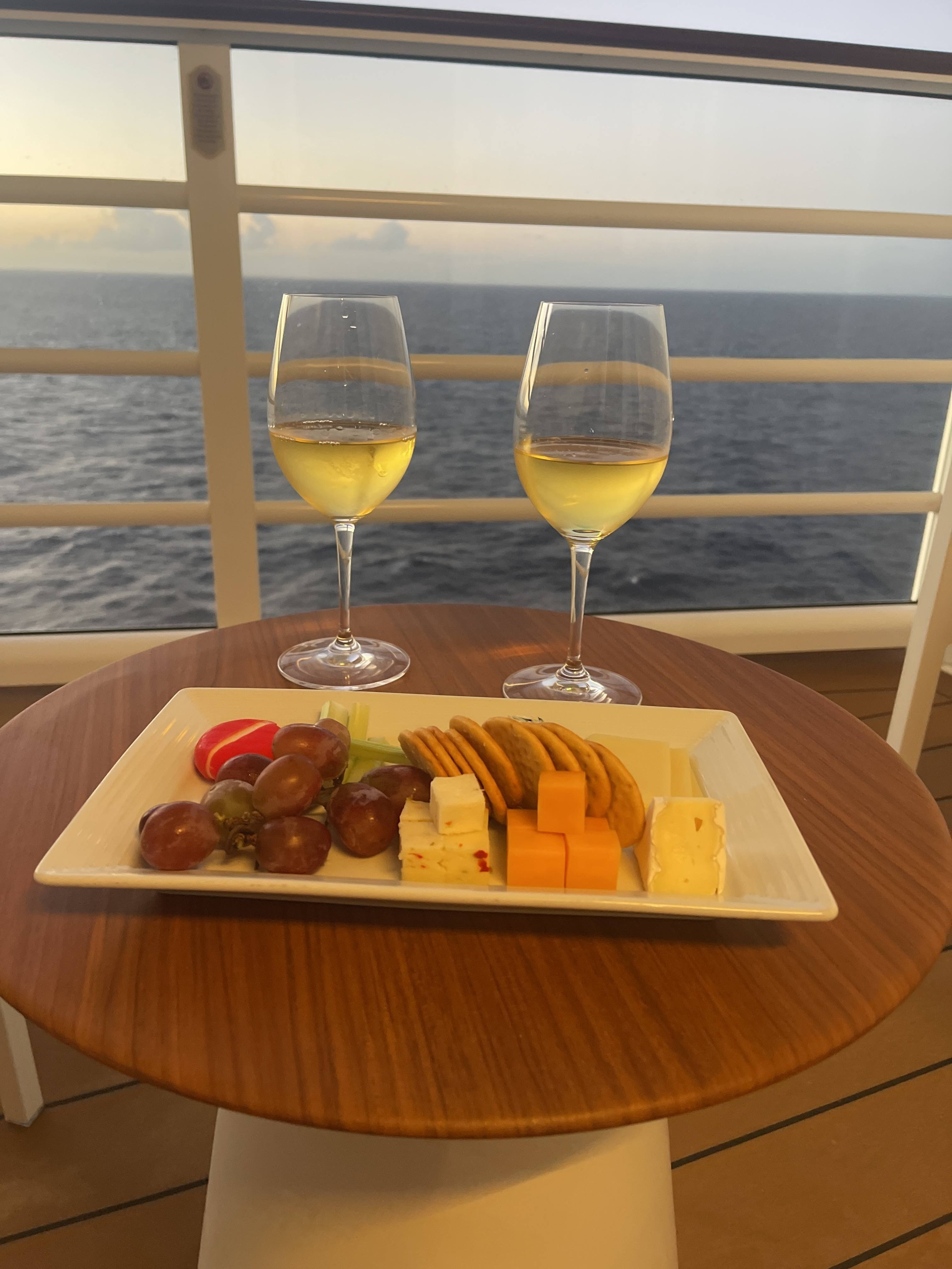The Insider’s Guide to Disney Cruise Room Service (And What You Should ...